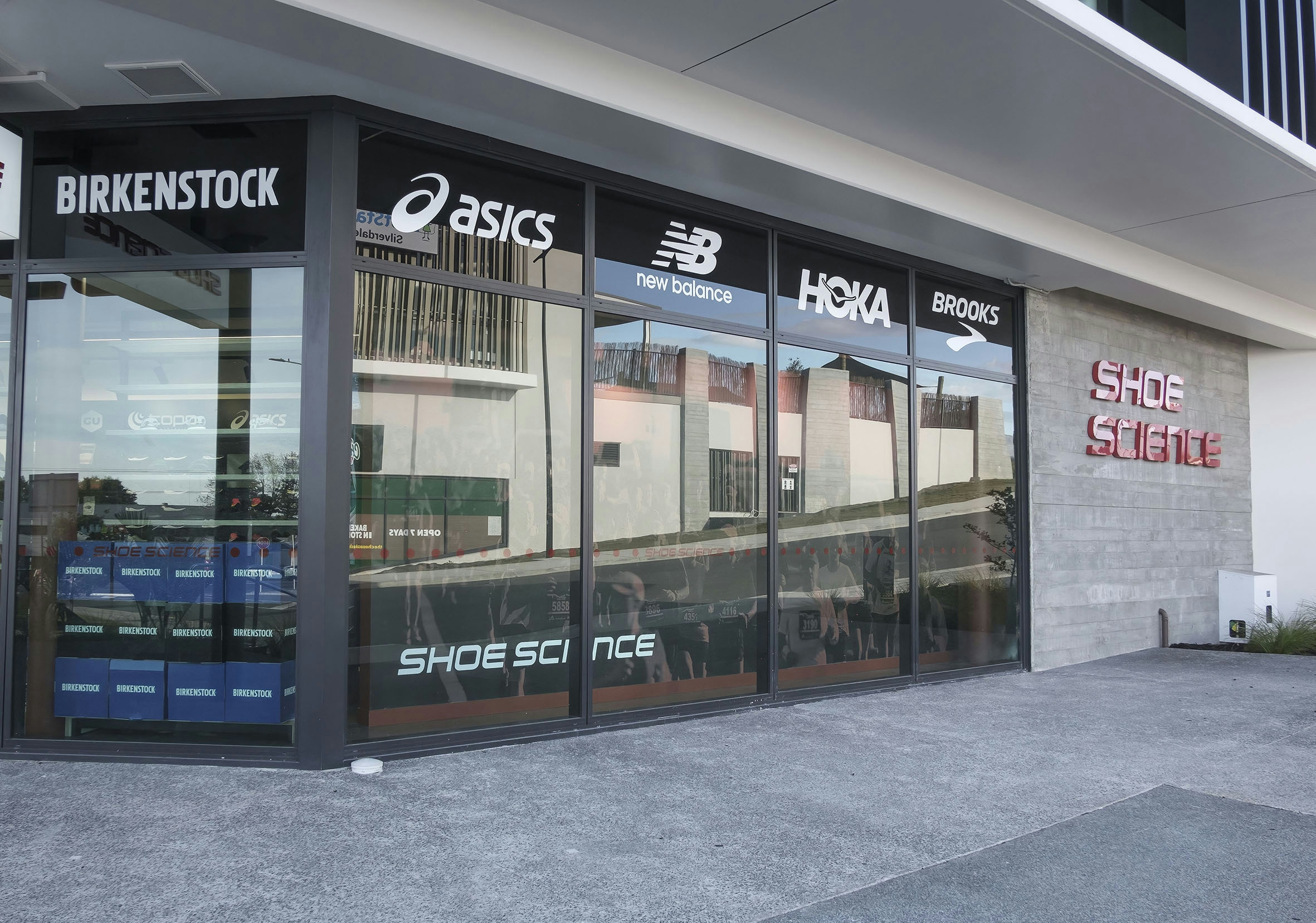 Mako | 1 Alberto Lane