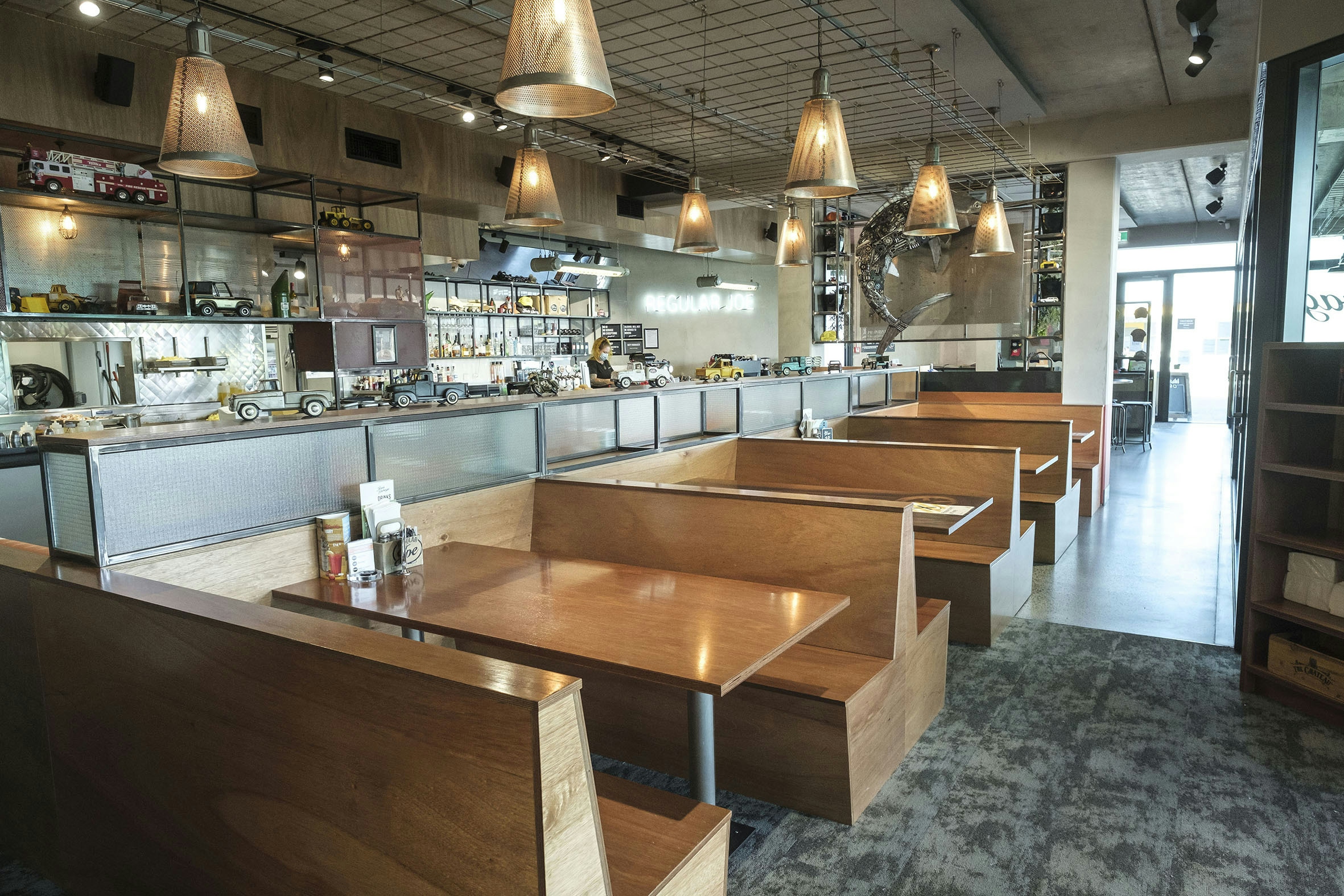 Mako | 1 Alberto Lane